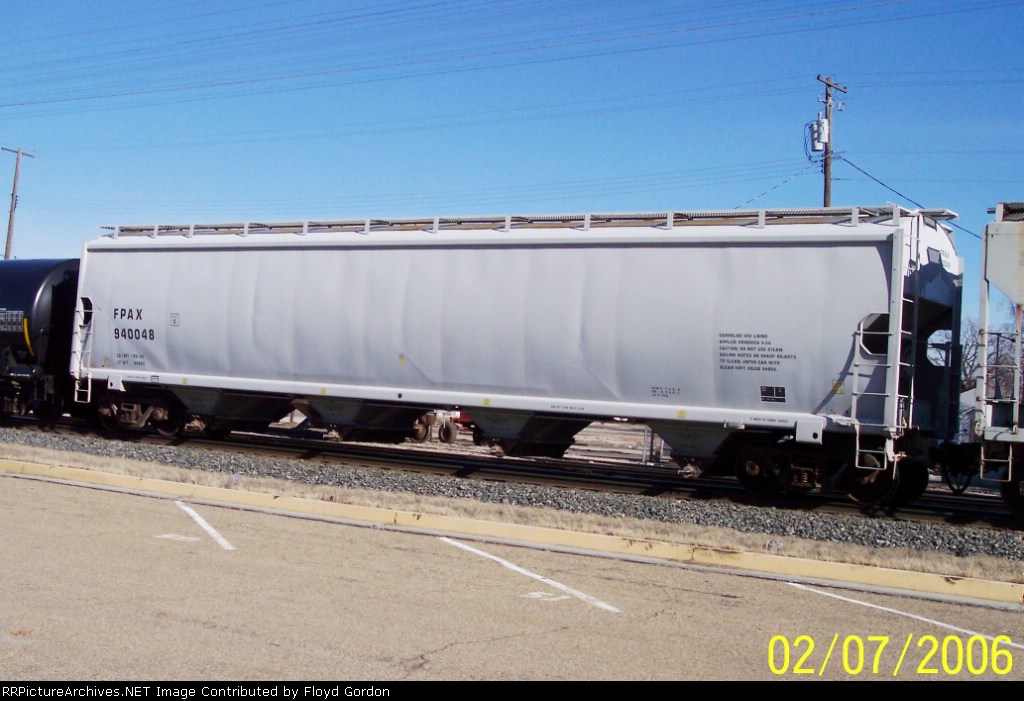 FPAX 940048 Covered Hopper